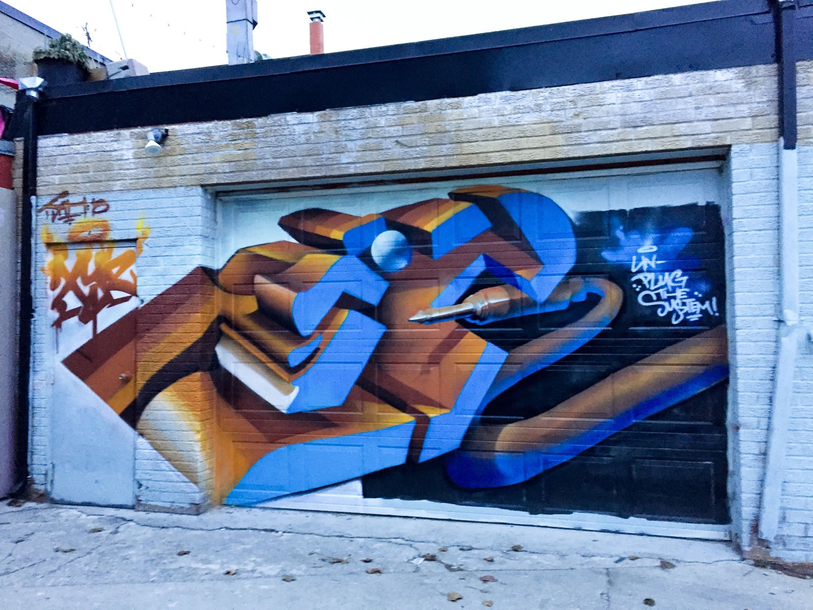 Toronto Graffiti Street Art | Moises Frank Luvsumone Aerosol Murals